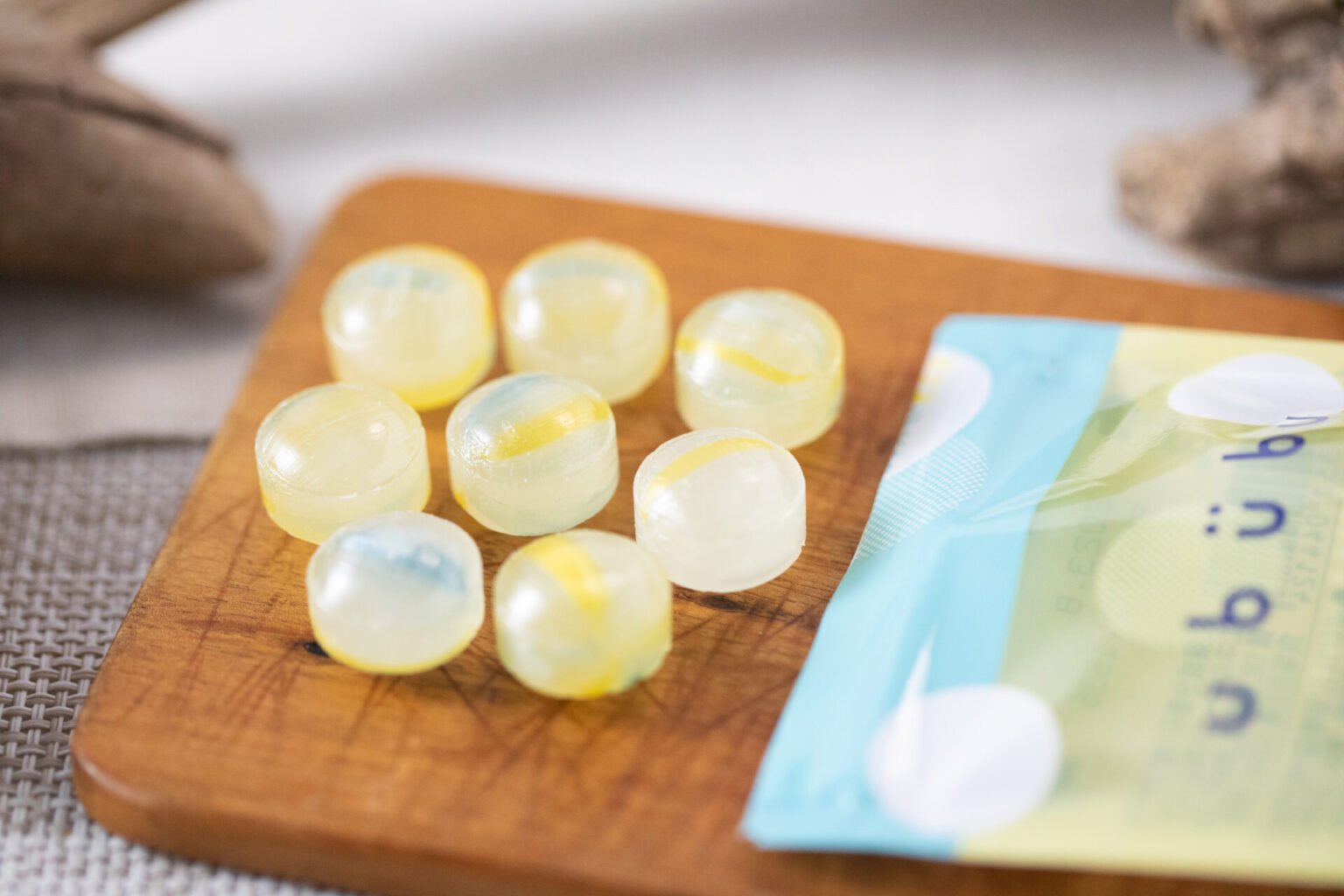 カンロ『ububuキャンディ ハニーレモンソーダ味』はレモンの甘酸っぱさとはちみつのほろ苦さがたまらない、後味すっきり系キャンディ ...