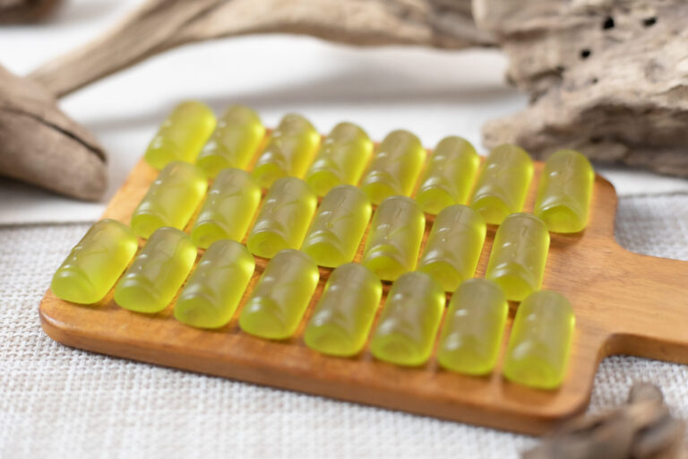 明治『BOOST BITES 100g』は程よい甘み・酸味・コクで“エナドリ欲”満たされる、王道エナジードリンクフレーバーグミ！ - えんぎ ...